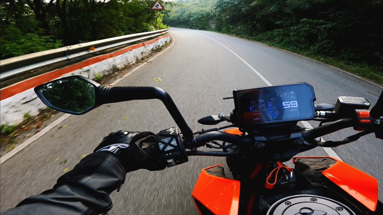 KTM Duke 390 • Through the twistys • - YouTube