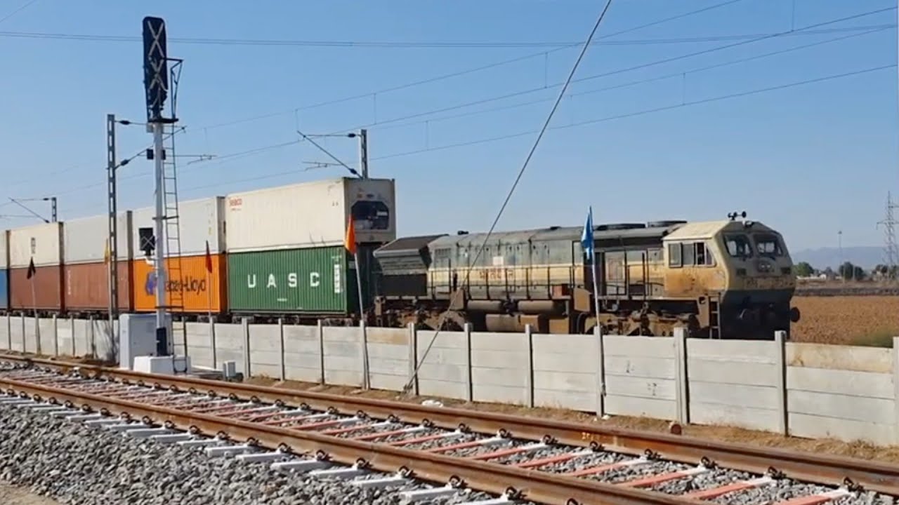 Discover WDFC: Unique Features, 12000 HP WAG 12 Madhepura Loco ...