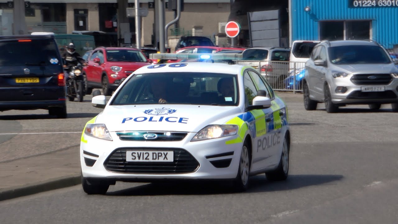 Police Scotland Driver Training Car responding on Lights & Sirens [UK ...