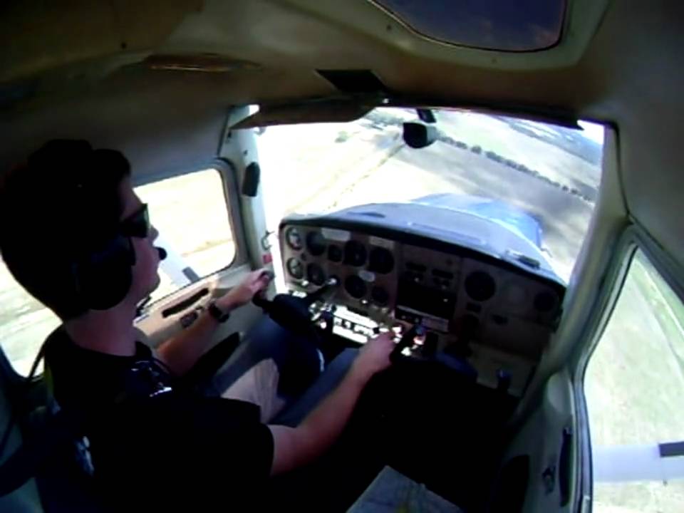 Cessna 152 solo stalls, steep turns, PFL - Jandakot airport - YouTube
