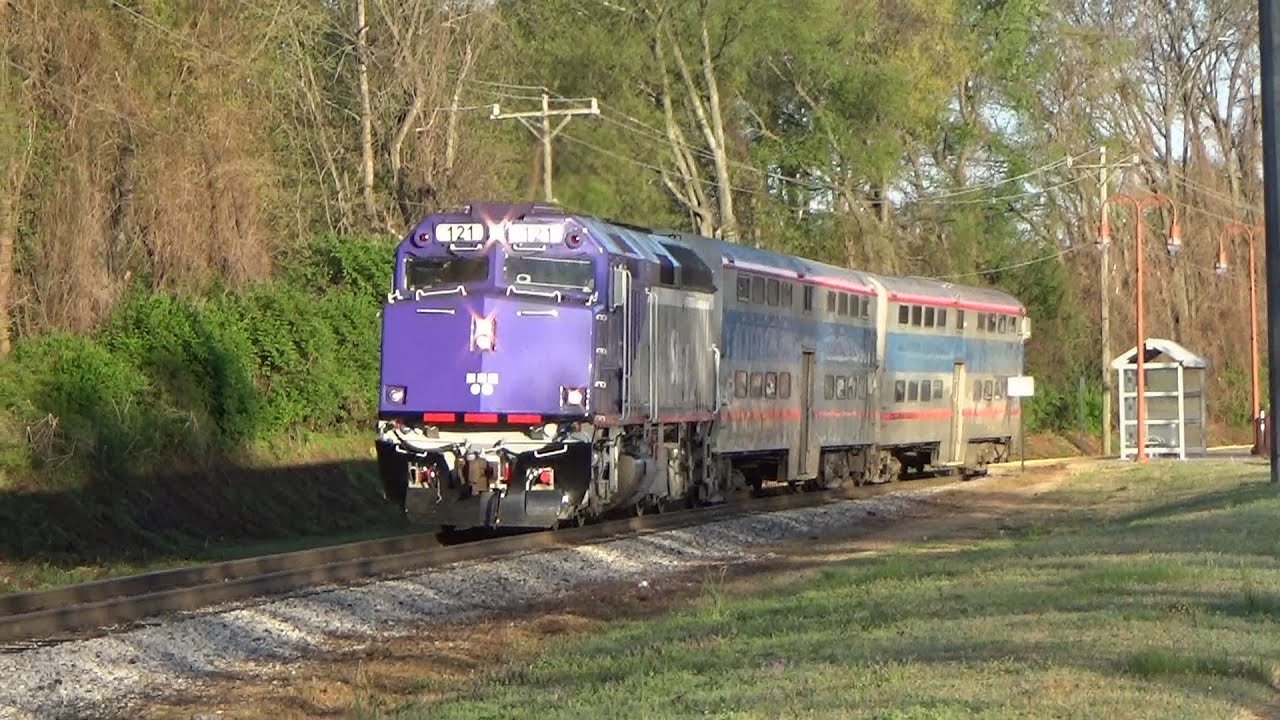 NRTX F40PH 121 w/ Original Music City Star Set Leads WeGo Star 151 on 4 ...