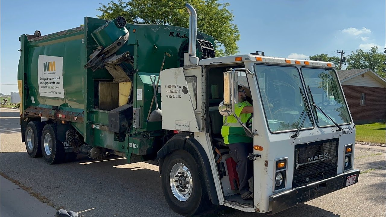 Waste Management Mack LE Full Eject McNeilus M/A Garbage Truck Video ...