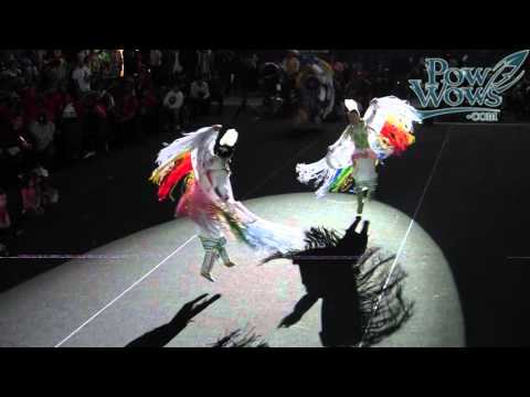 Spotlight - Fancy Shawl - 2016 Sioux Empire Wacipi - PowWows.com