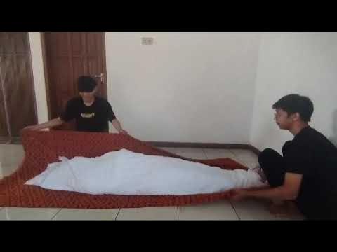 Mengkafani Mait - YouTube