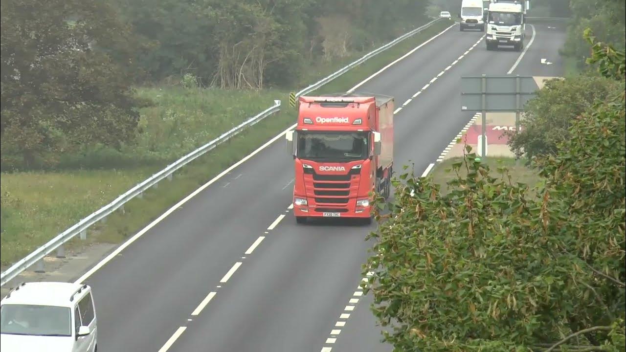 A1(M) motorway SCANIA, DAF XF, VOLVO FH, Renault truck, MAN, Mercedes - truck spotting Full HD ...