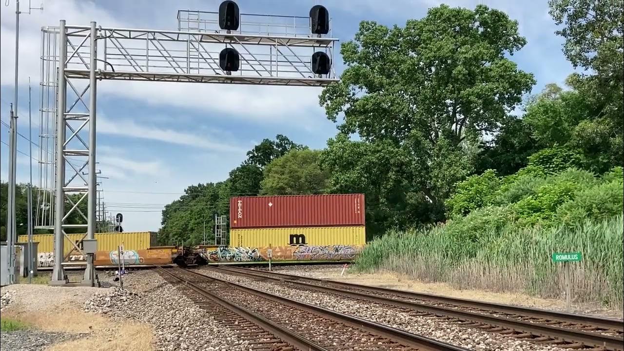 CSX I 151 southbound at Romulus June 2022 - YouTube
