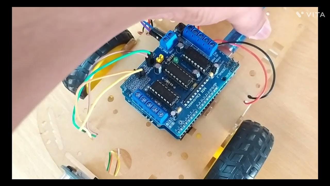 Obstacle Avoiding Vehicle using Arduino and Ultrasonic censor - YouTube