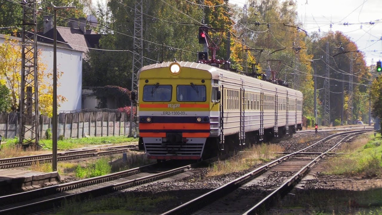 Электропоезд ЭР2-1300 на ст. Засулаукс / ER2-1200 EMU at Zasulauks ...