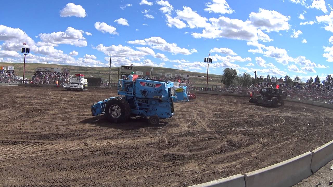 Lind Washingtion Combine demolition derby 2016 - YouTube