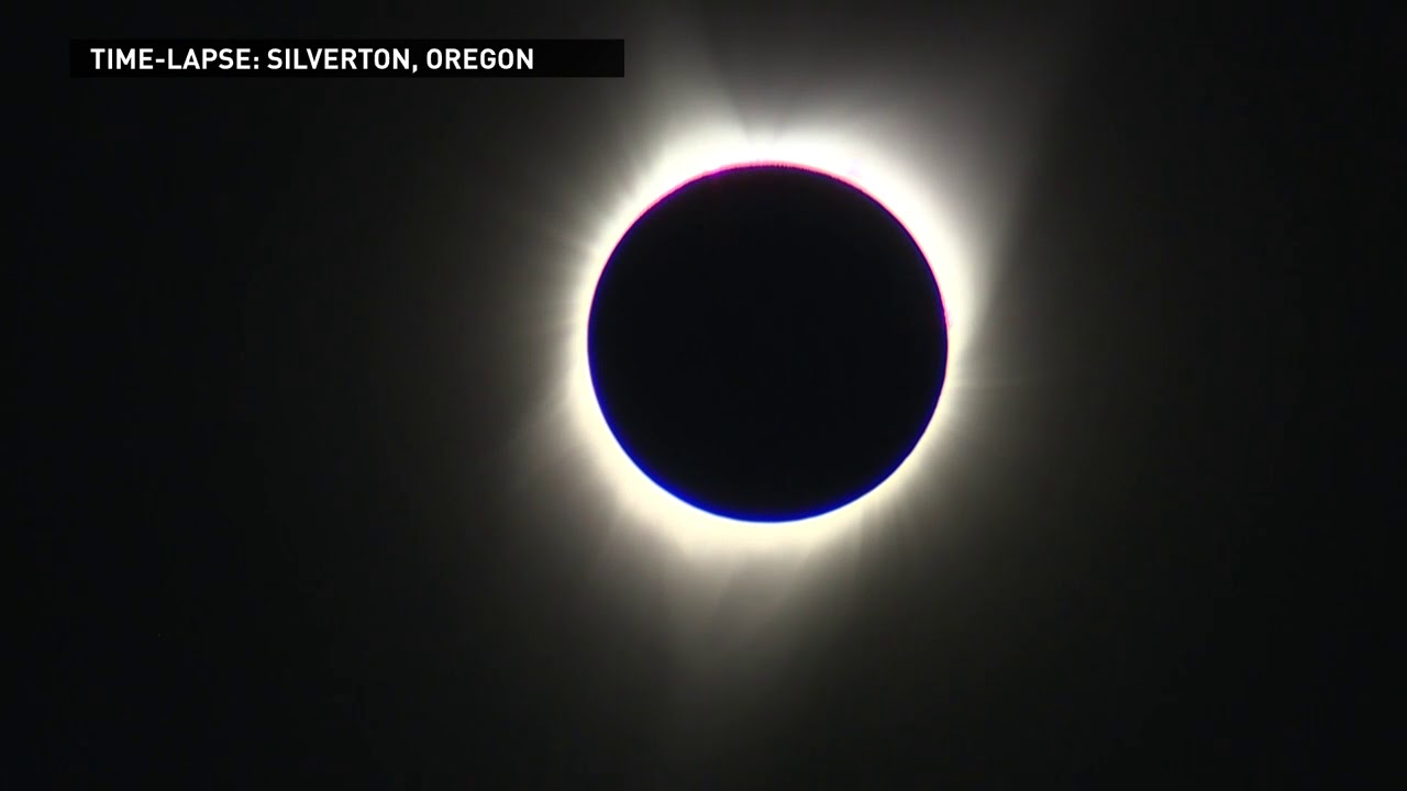 Timelapse of total solar eclipse over Oregon - YouTube