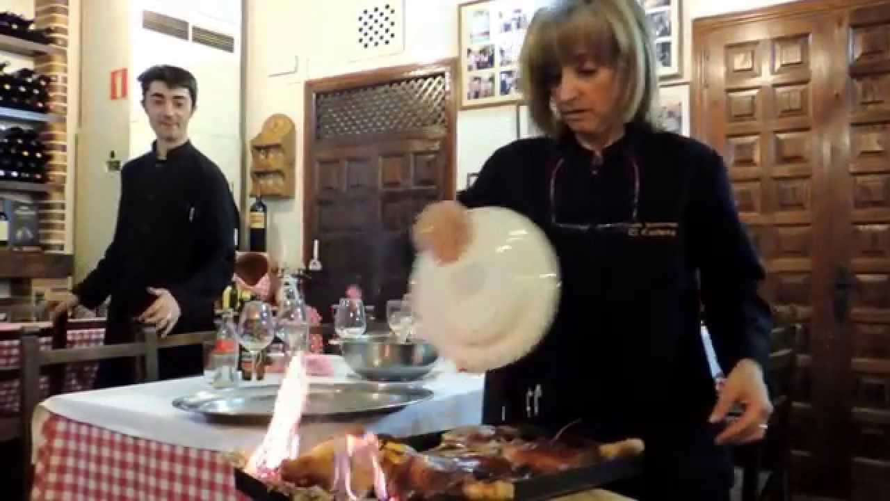 Roast Suckling Pig at Restaurante El Cordero in Segovia, Spain - YouTube