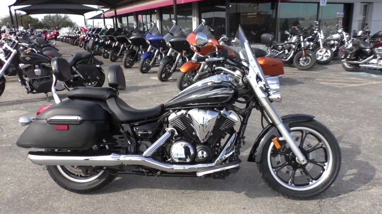 Yamaha V Star 950 Custom