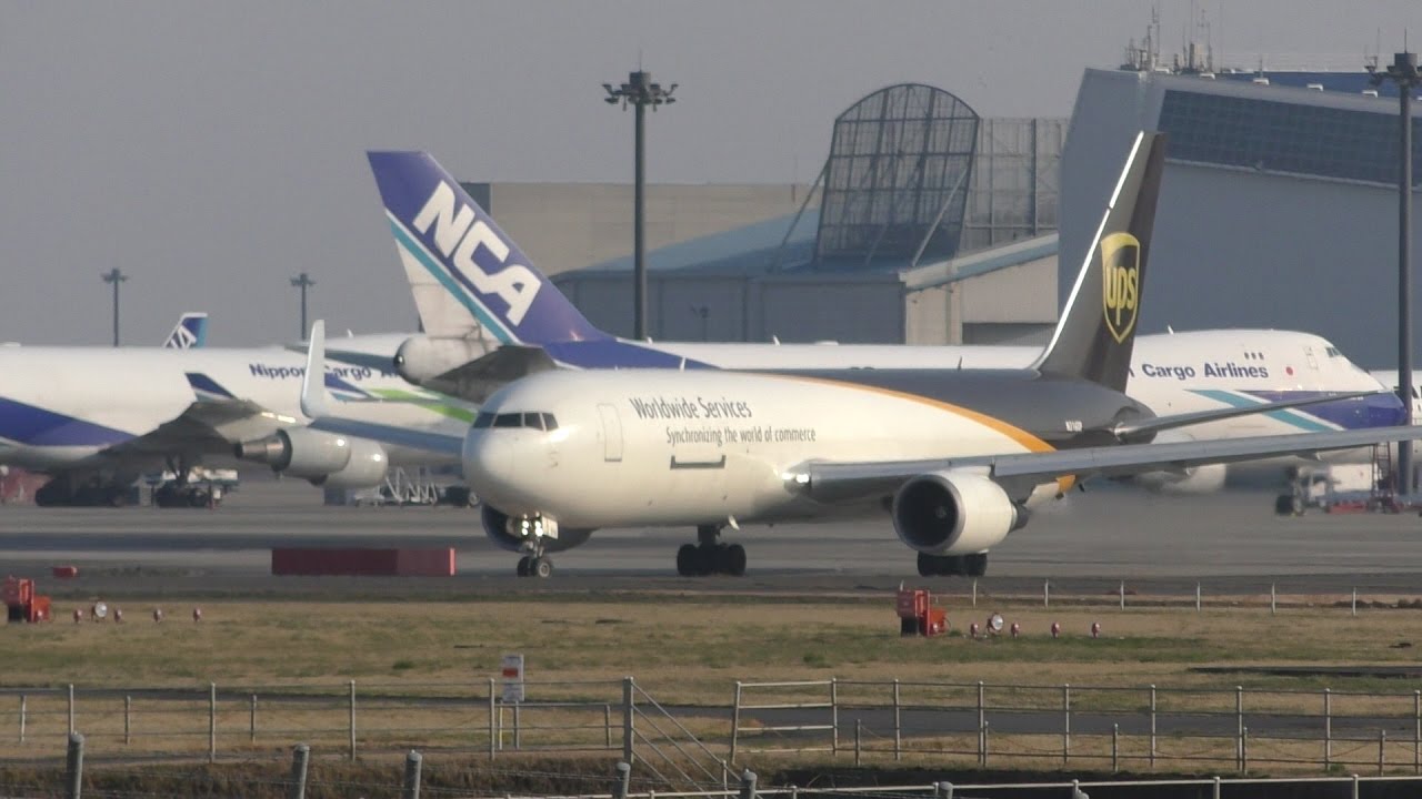 相変わらずの高速タキシングから一気の離陸 UPS B767 N316UP takeoff @Narita Airport rwy34L ...