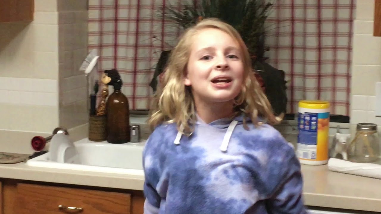 art kids cause a ruckus in the kitchen - YouTube