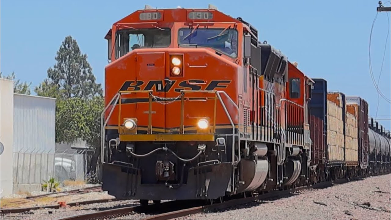BNSF 130 Leads First Watson Local through Torrance! - YouTube