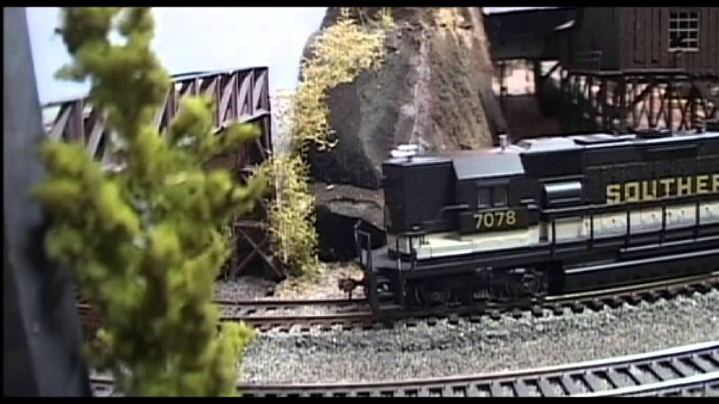 Bachmann HO Scale Diesel GP50 Southern No 7078 - YouTube