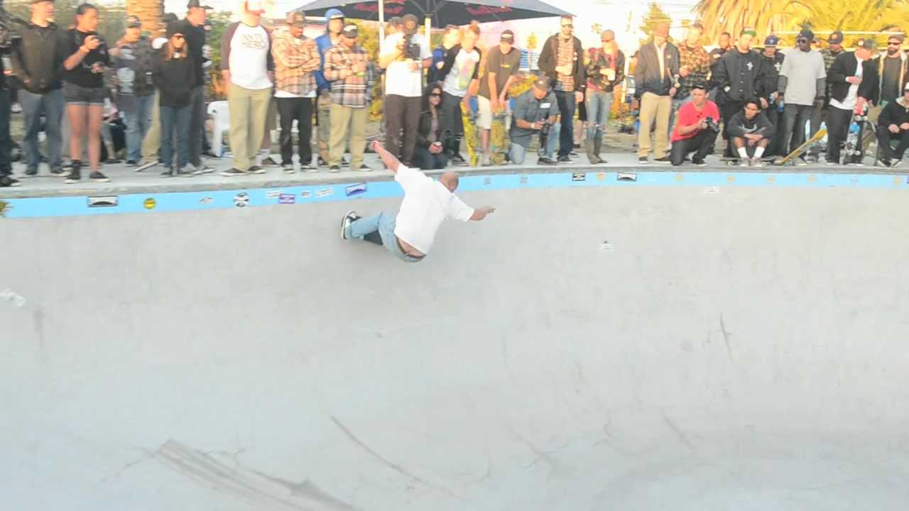 Pink Motel Pool Skateboarding Contest Camtest 2012 - YouTube