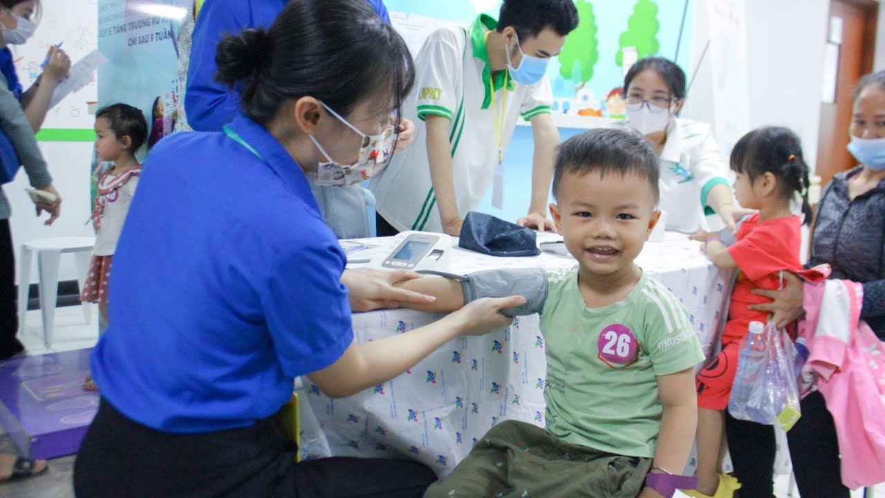 Khám chữa bệnh miễn phí cho 1.000 em nhỏ có hoàn cảnh khó khăn tại quận ...