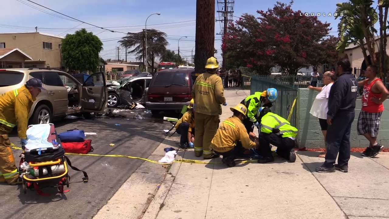 Two Car Traffic Collision / Bell RAW FOOTAGE - YouTube