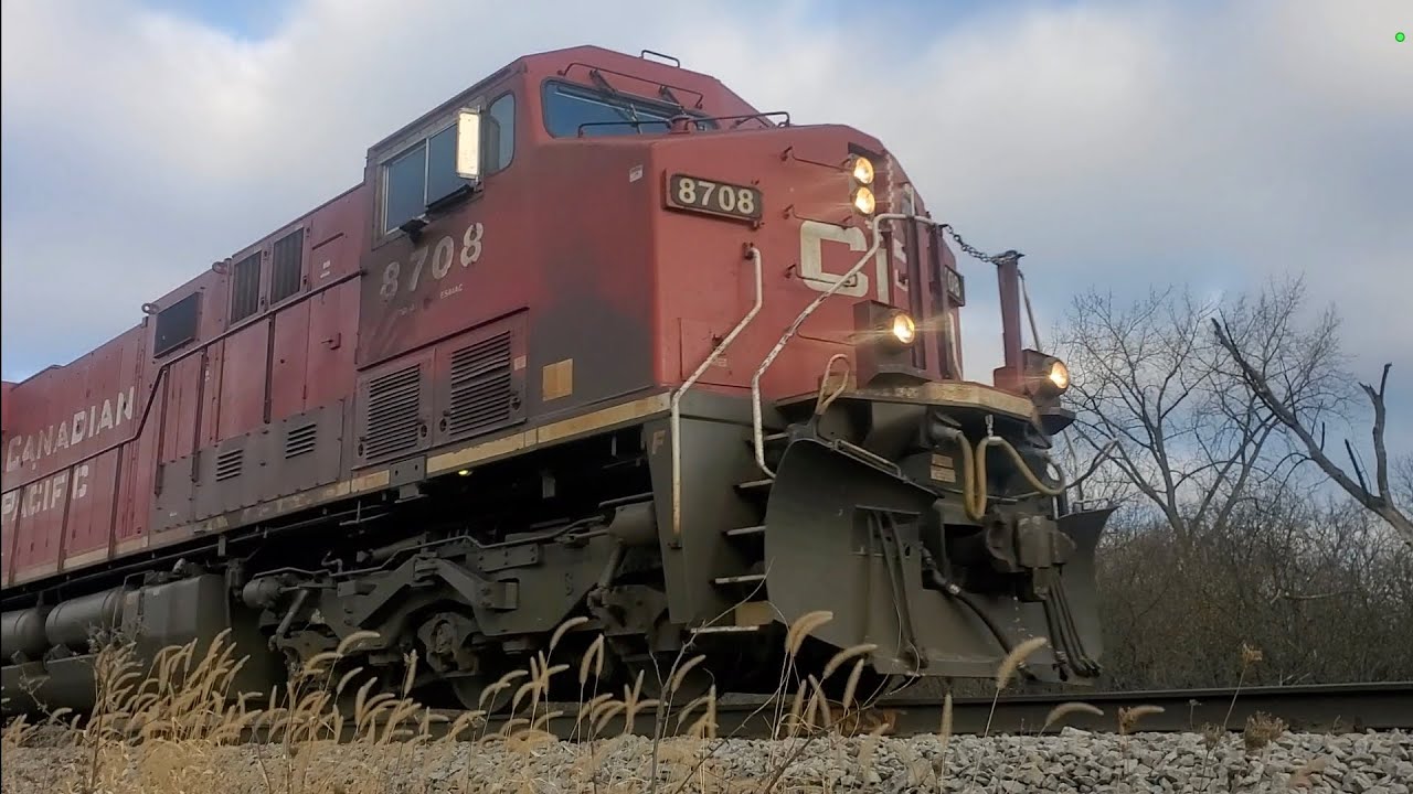 CP 8708 & 8643 & Mid DPU CP 7007 pulling 190+ cars into Bensenville IL CP 252 November 30th 2022 ...