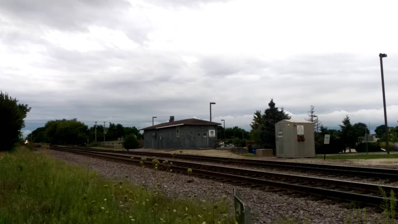 Metra 139 With The 'Jimmy Johns' Wrap in Crystal Lake, IL. - YouTube