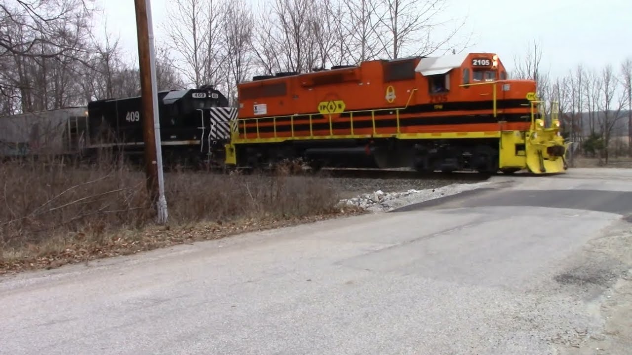 TP&W 2105 and GMTX 409 at County Road 325 East in Logansport, Indiana - YouTube