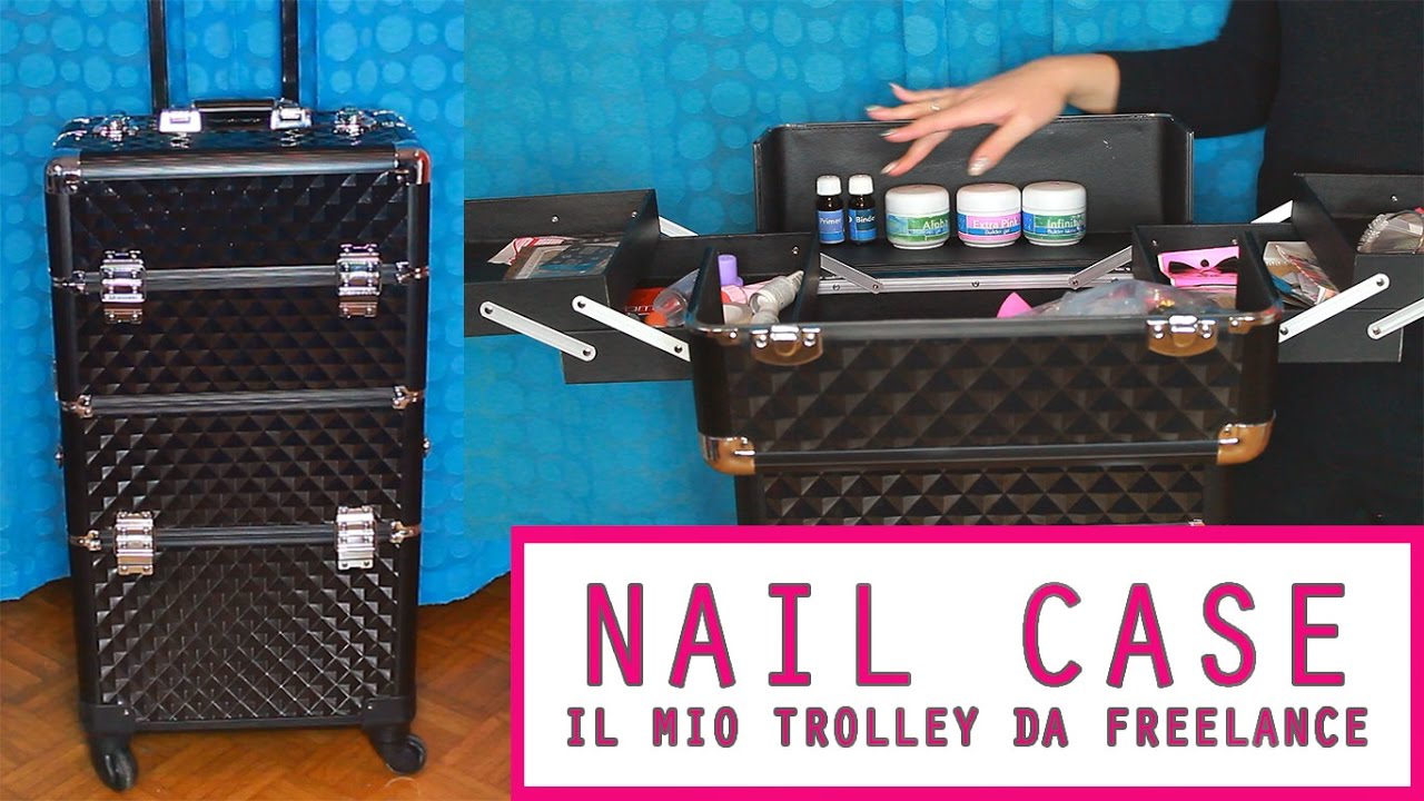My Freelance Train Case | kikimakeup90 - YouTube