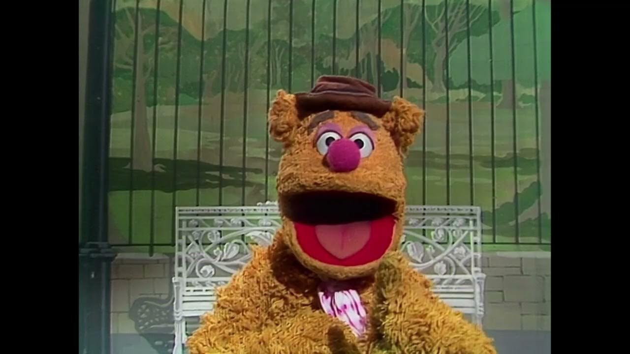 The Muppet Show - 420: Alan Arkin - Fozzie’s Comedy Act (1980) - YouTube