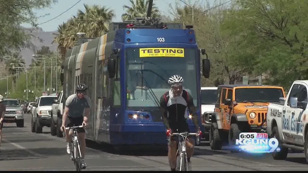Passengers get first ride of Tucson's new streetcar - YouTube