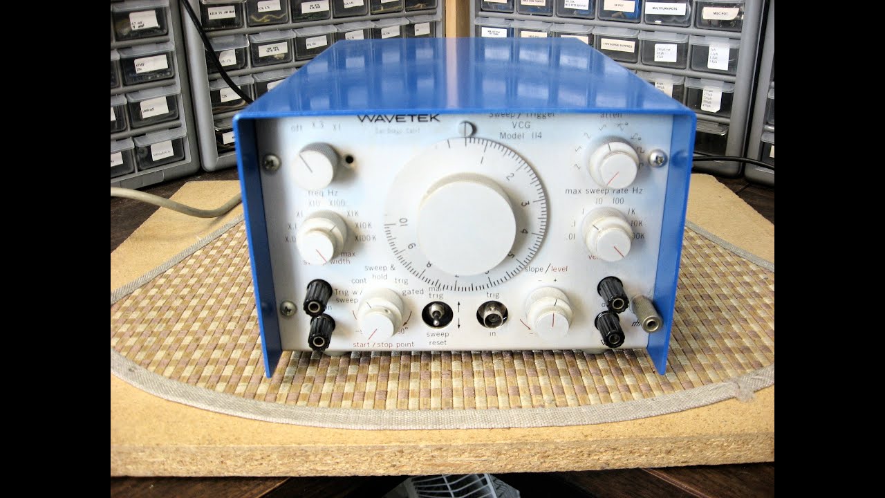 WAVETEK 114 - Function/Sweep/VCG Generator - YouTube