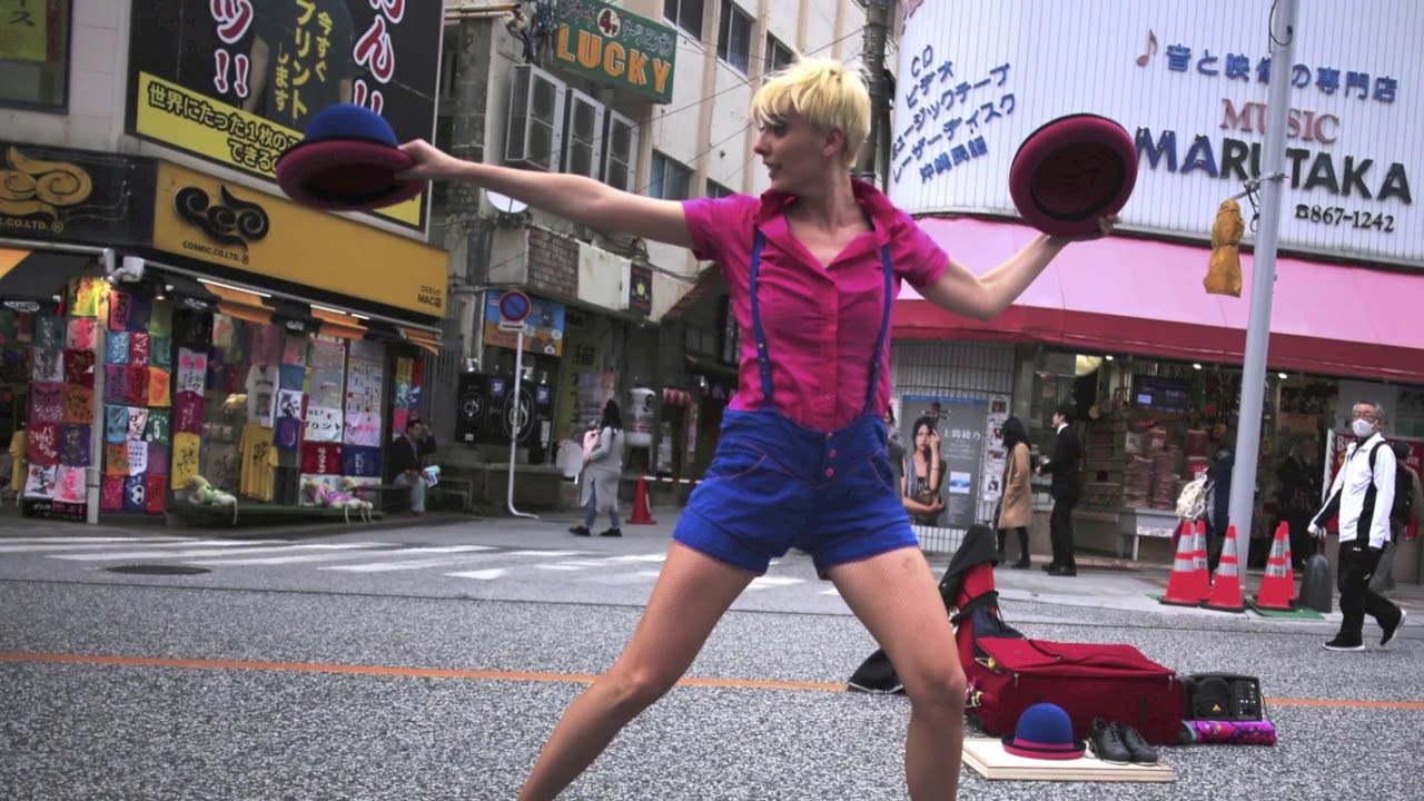Samaki - Hat juggling in Okinawa - a gift from Kanghee Rhee - YouTube