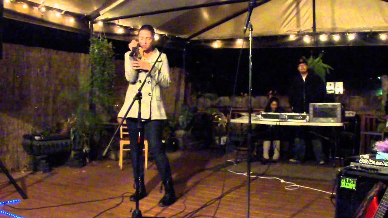 Courtney Chelle @ Queen Bean Open Mic Nite Modesto Califronia 11-18-12 ...