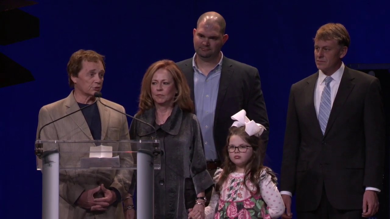 UMA Vision Award Acceptance by Cline Tours' John McCommon - YouTube