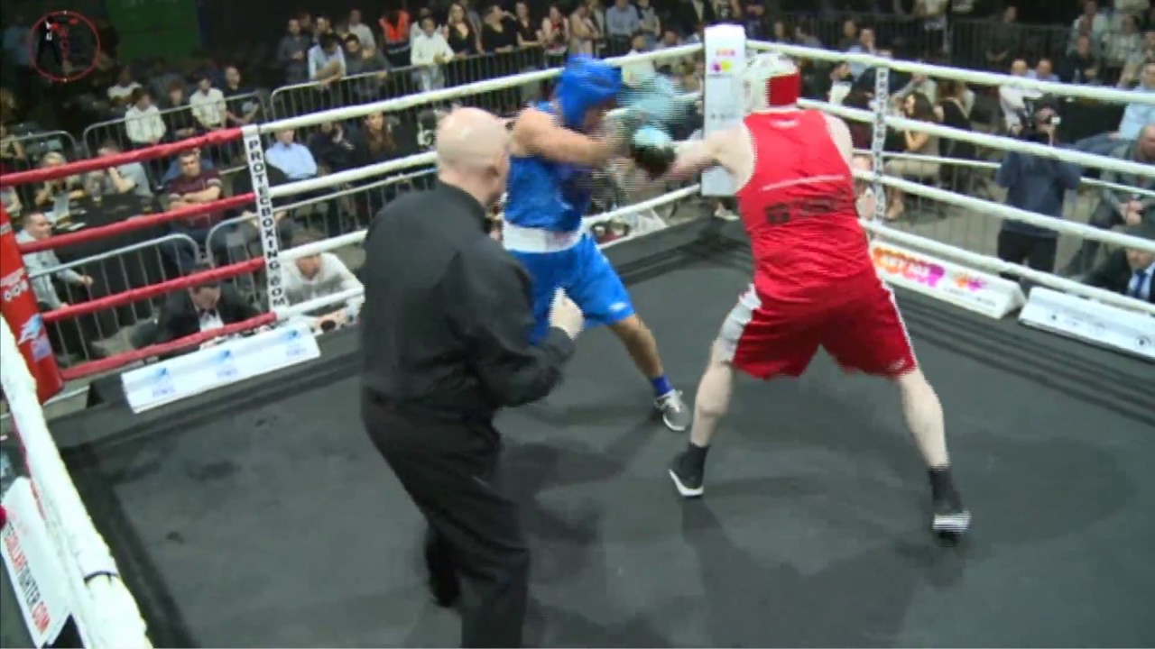 WCF20: Steven Kavanagh vs Nathan Mayer - YouTube