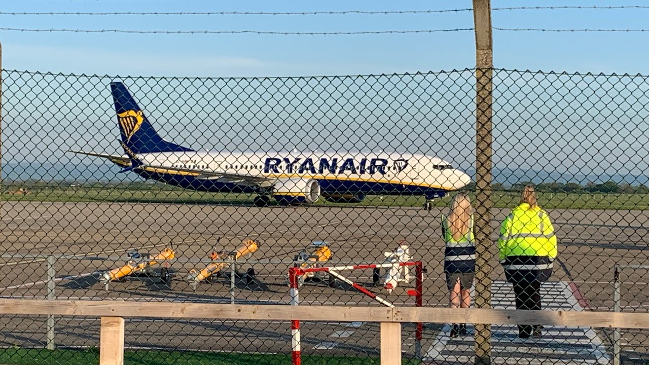 Ryanair Landing & Take Off From Teesside Airport ️ - YouTube