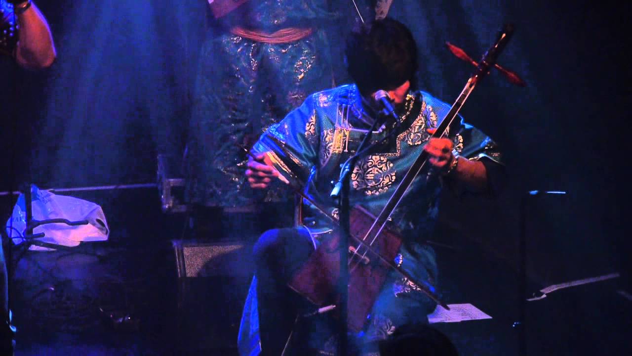 Hanggai performing Altan Namar, Live in Holland - YouTube