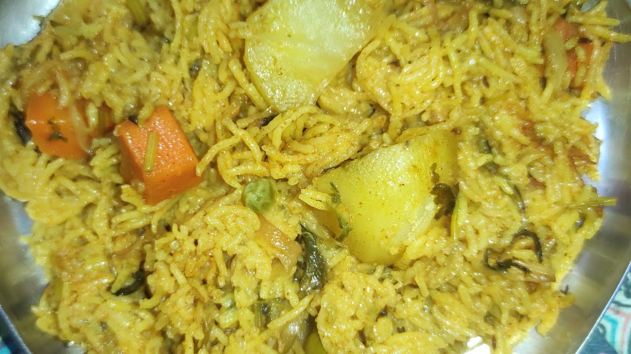 Cooker Mein Banaye Masaledar Vegetable Tahari l Jaldi Banne Vali Veg ...