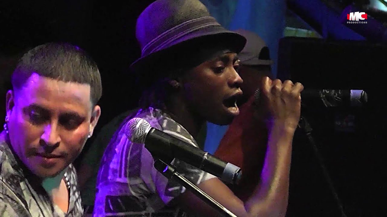 Los Silver Star-Dandose Vuelta-Carnaval en la Plaza 2013 - YouTube