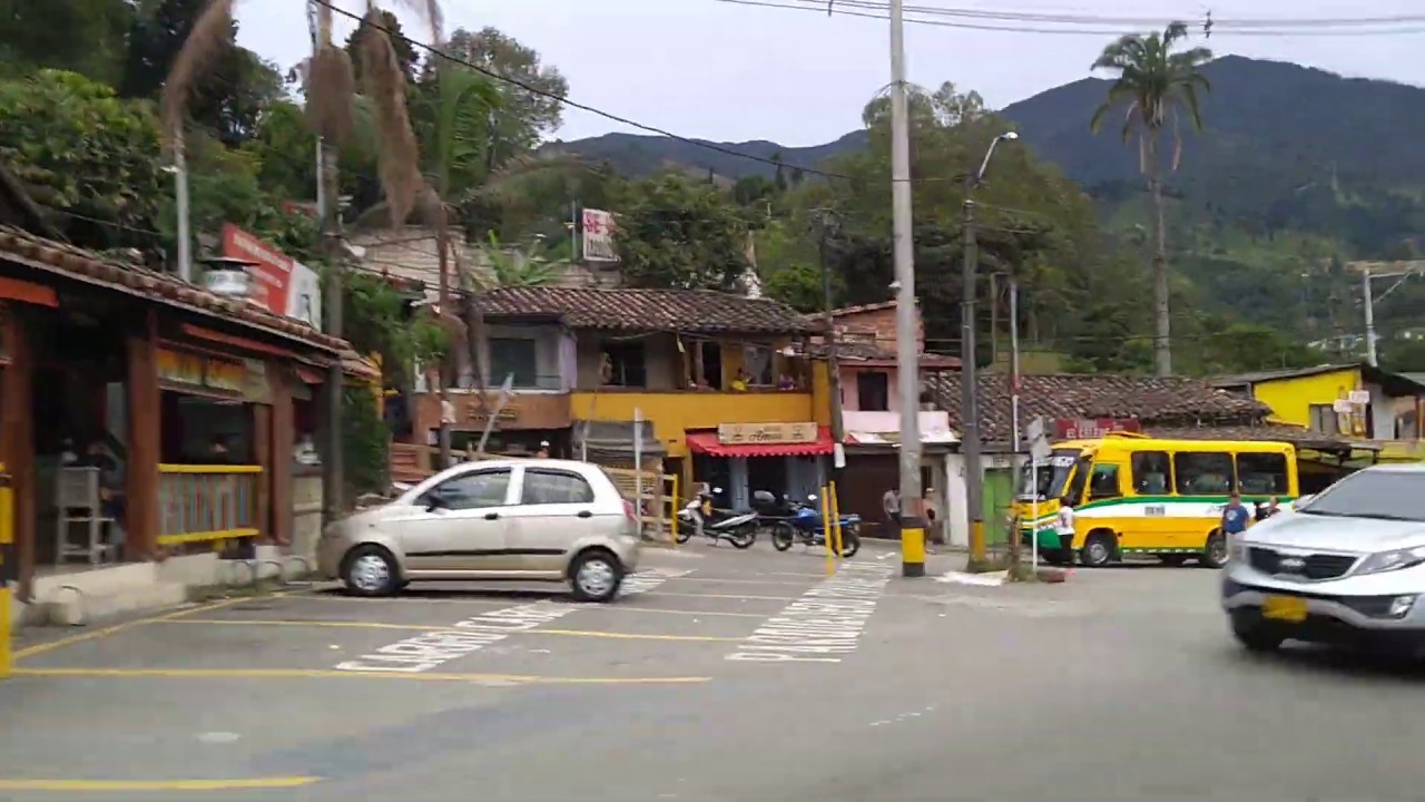 Pasando por Ancón sur en La Estrella - YouTube