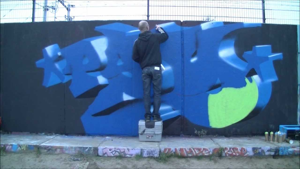 PSY 2HT graffiti - YouTube