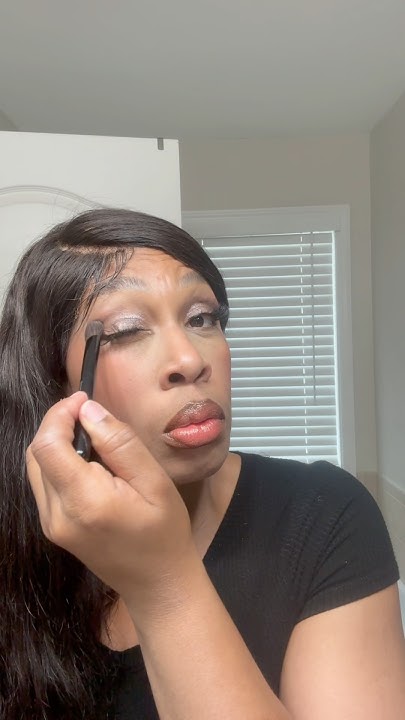 VIRAL MAKEUP PRODUCTS WORTH THE HYPE!! - YouTube