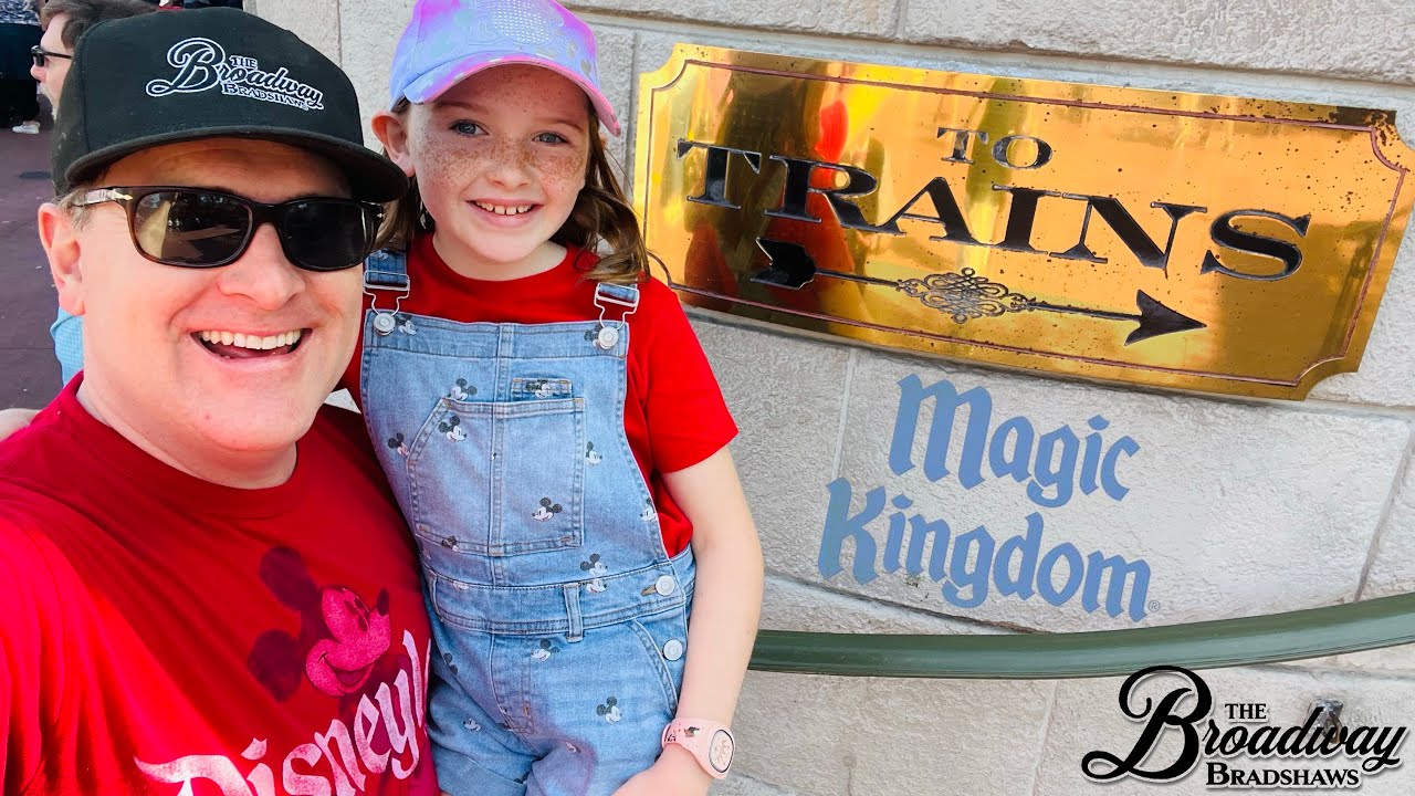 Walt Disney World RAILROAD is finally Back ! + Tron tunnel ! Mr. Toad ...