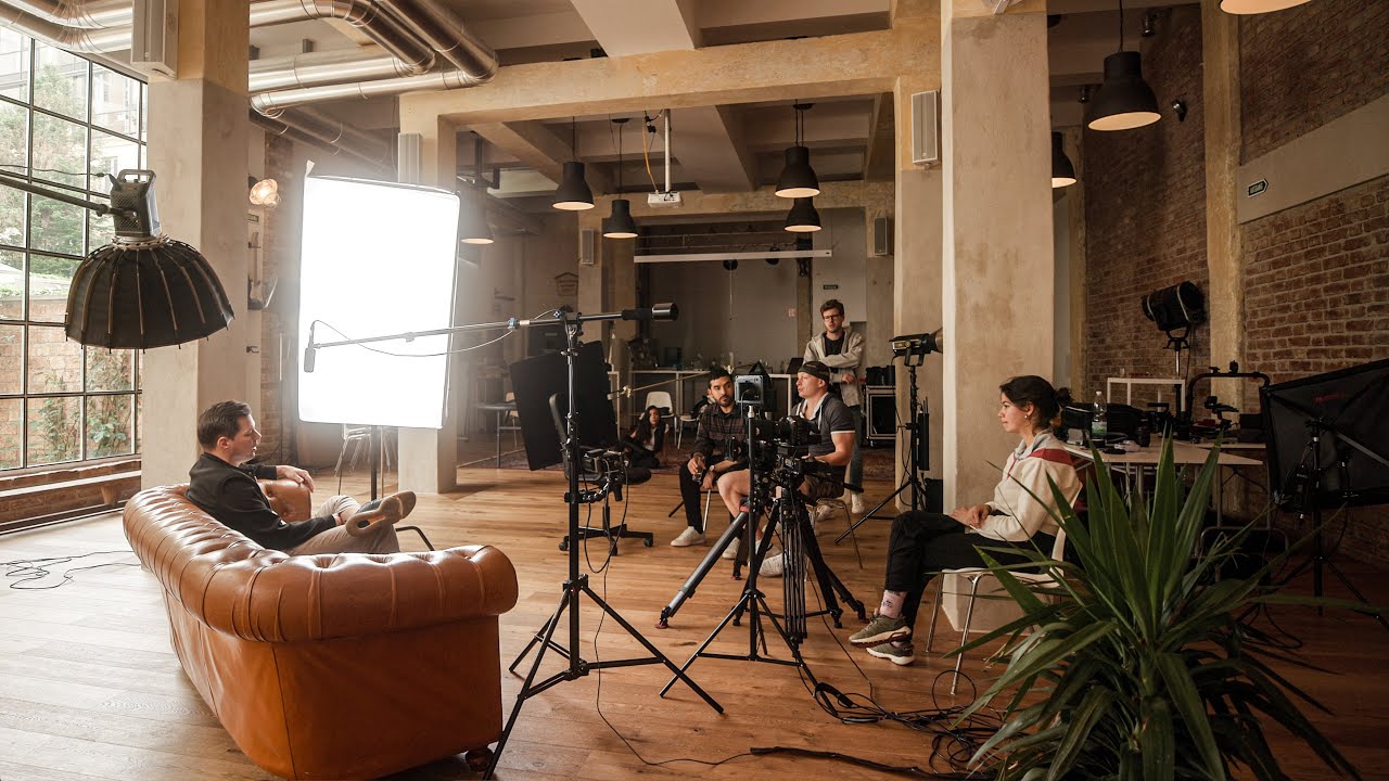 How we shot this cinematic Interview - Canon C70 - YouTube