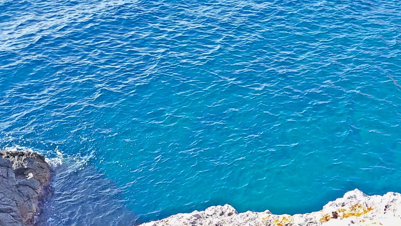 Gentle Ocean Waves Lapping on Rocks | White Noise Water Sounds - YouTube