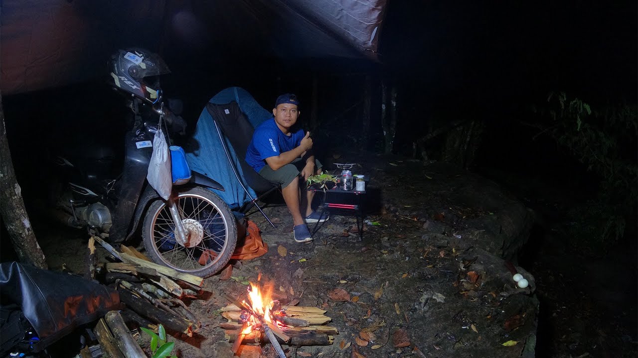 Peaceful Night Camping Off The Grid - មេឃរលឹមៗបោះតង់ បំពងត្រី - Ep 85 ...