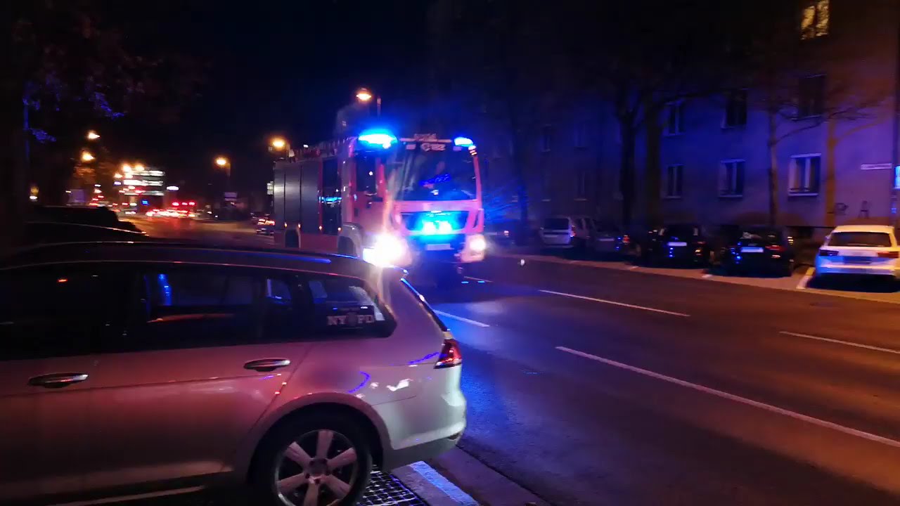 Löschzug bf linz einsatzfahrt - YouTube