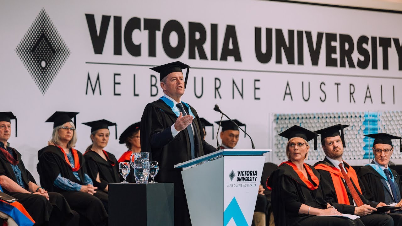 The Hon. Bill Shorten MP addresses the Class of 2019 - YouTube