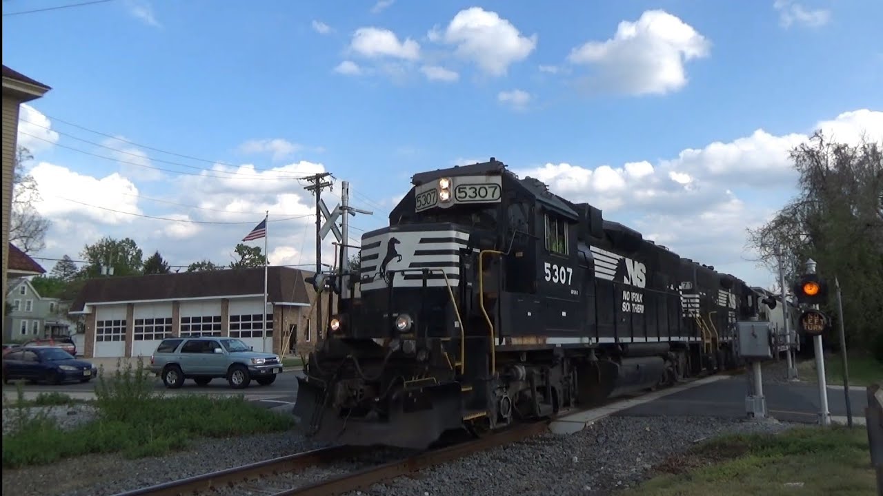 NS 5307/NS 5271 Lead CSAO WPMI-61 Northbound on 5/2/22 - YouTube