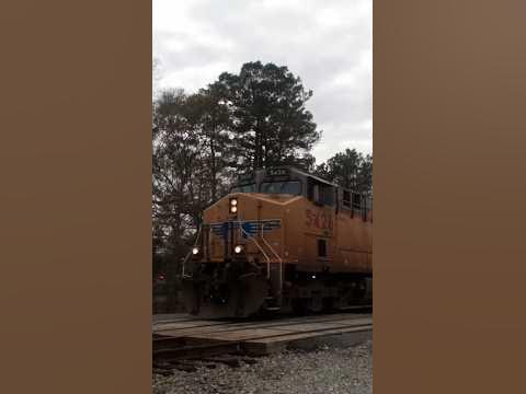 Mid DPU!!! UP #5426 leads a slow EB UP manifest out of Lake Charles, Louisiana!!! - YouTube