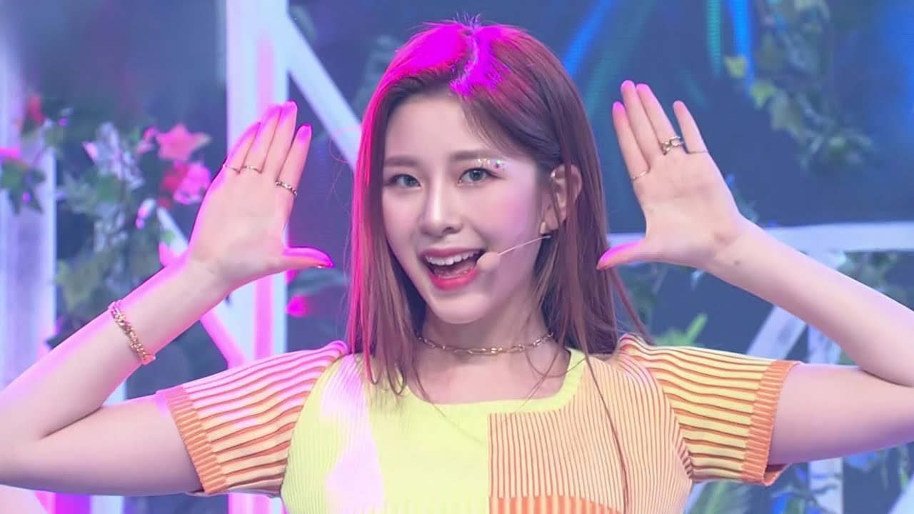 [4K AI Upscale] 200430 공원소녀 - BAZOOKA! @ Mnet M! Countdown E663 - YouTube